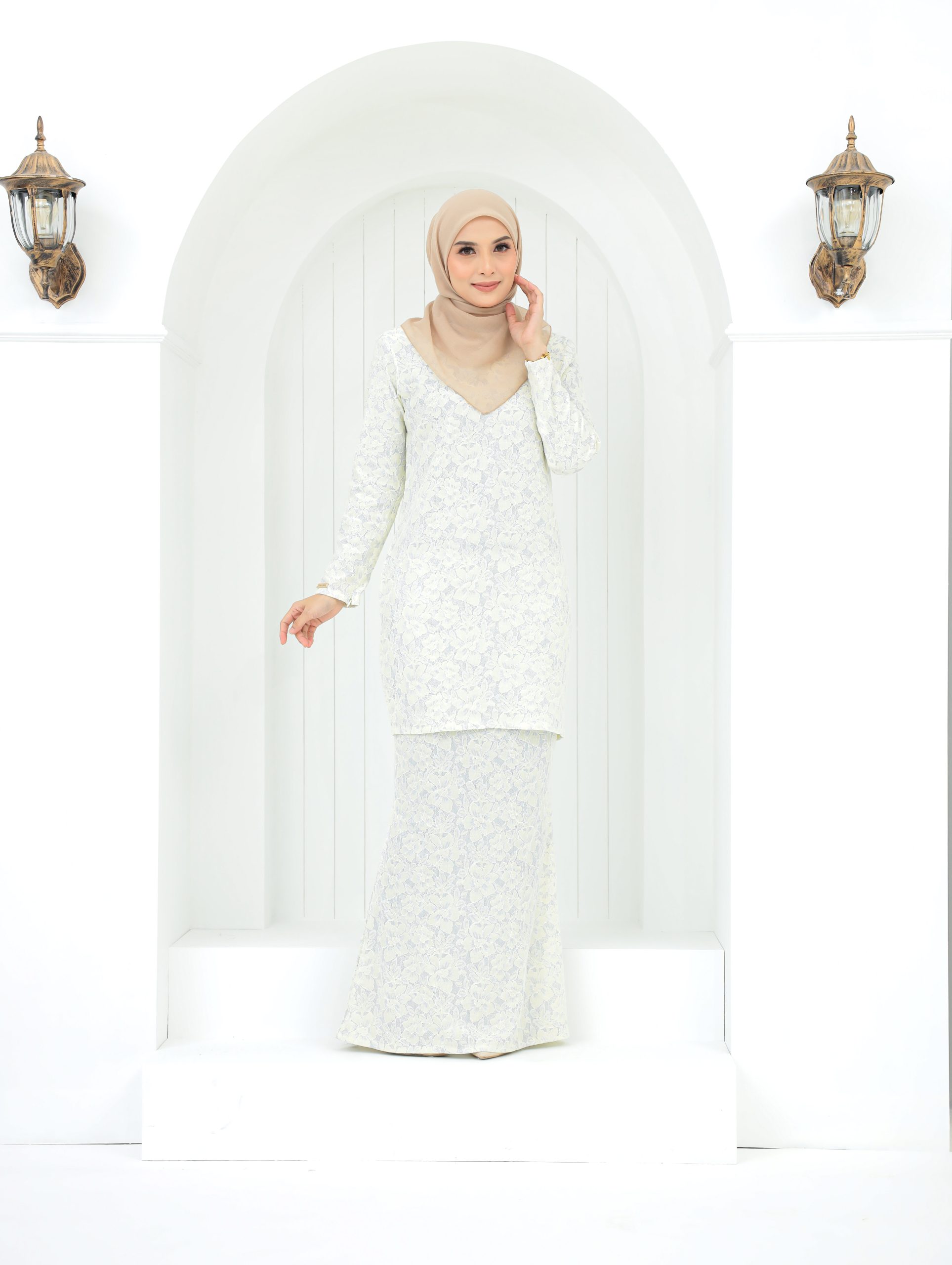 QUEEN HAZEL IN YELLOW – ZUEREY DESIGN