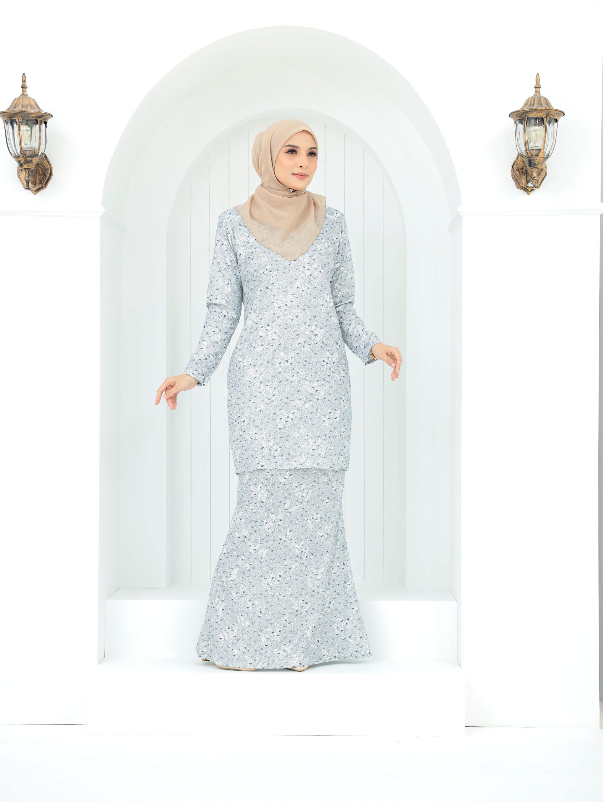 QUEEN RUBY IN BLUE – ZUEREY DESIGN