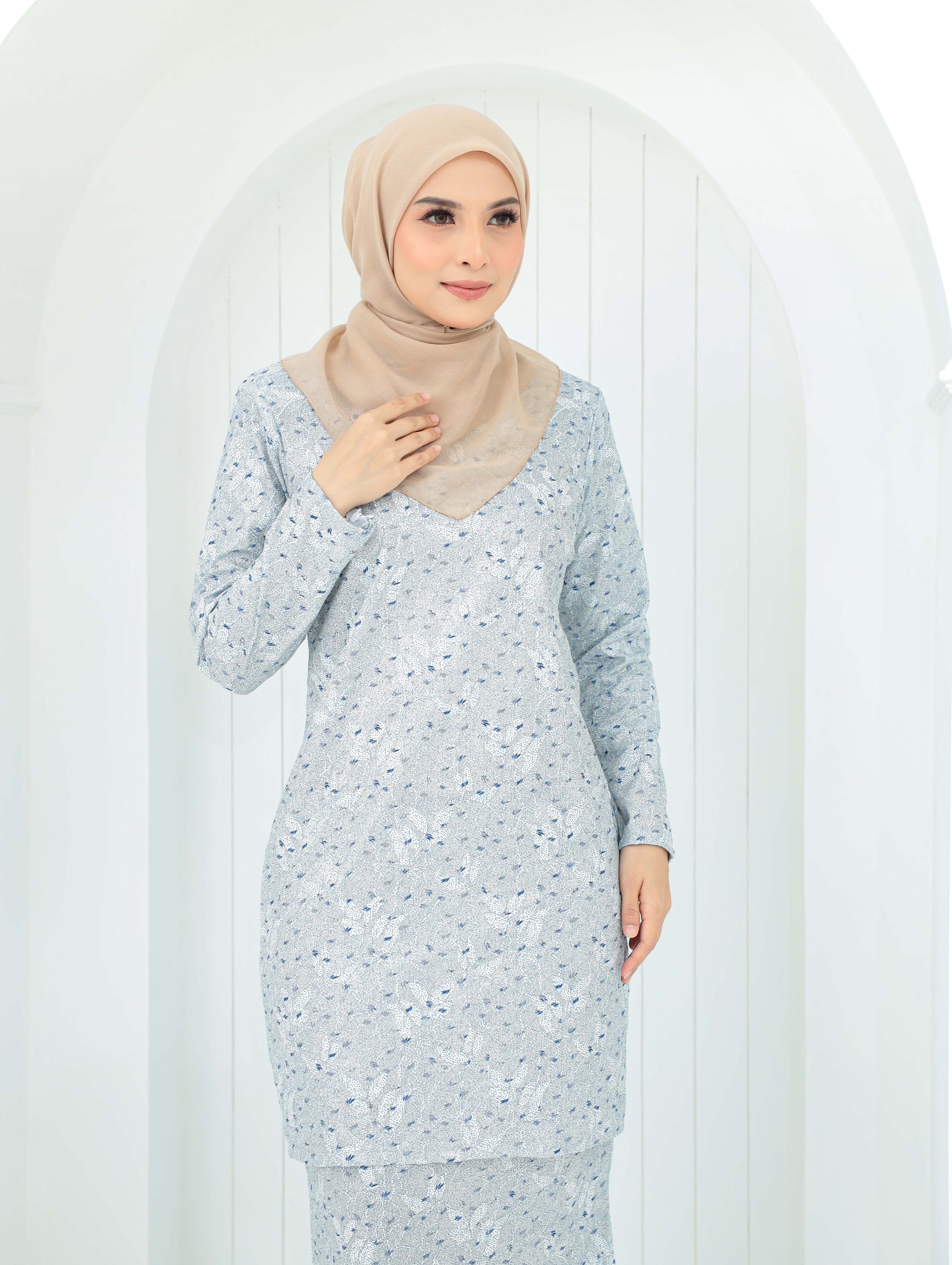 QUEEN RUBY IN BLUE – ZUEREY DESIGN