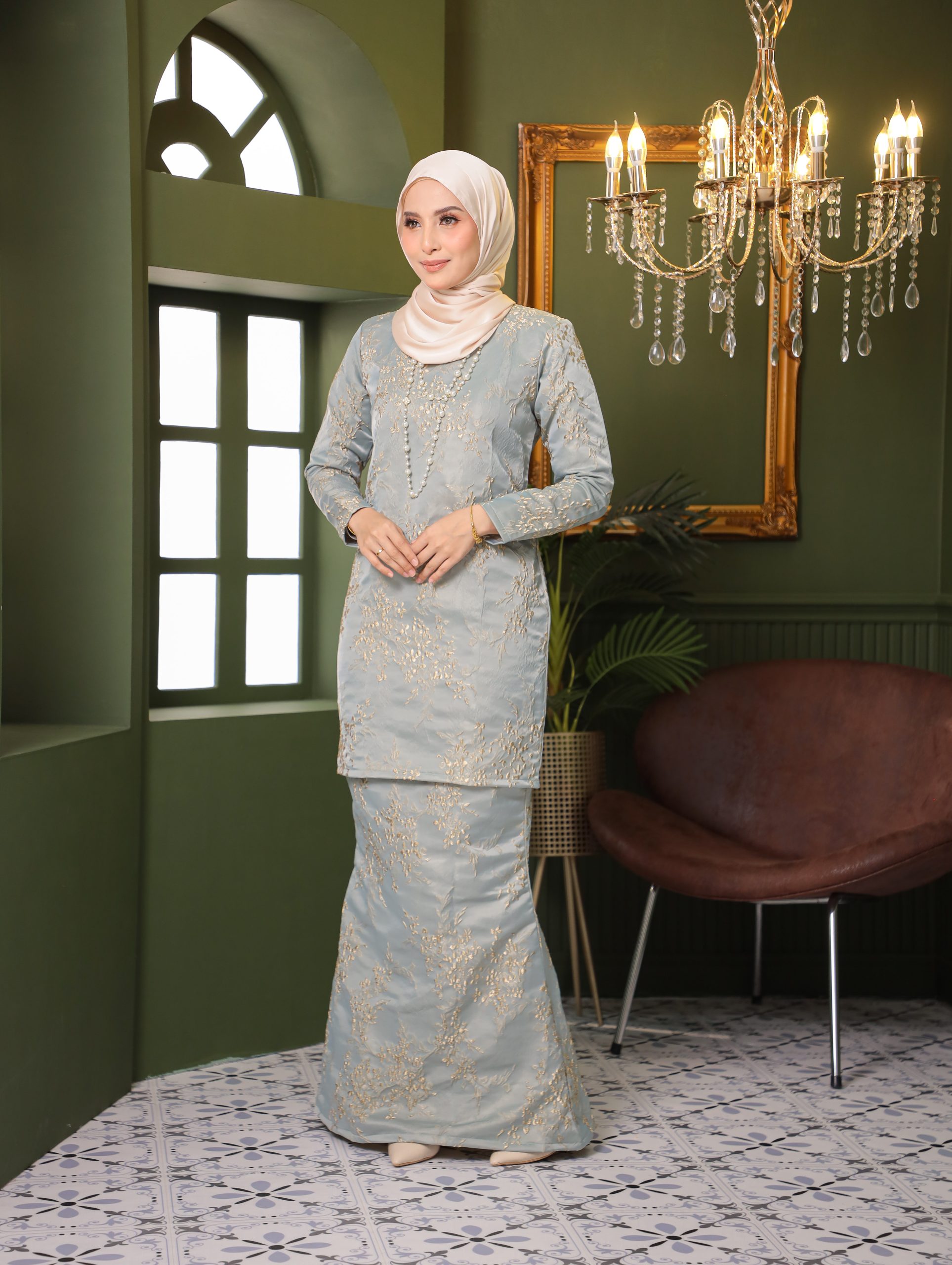 QUEEN FIONA IN DUSTY GREEN – ZUEREY DESIGN